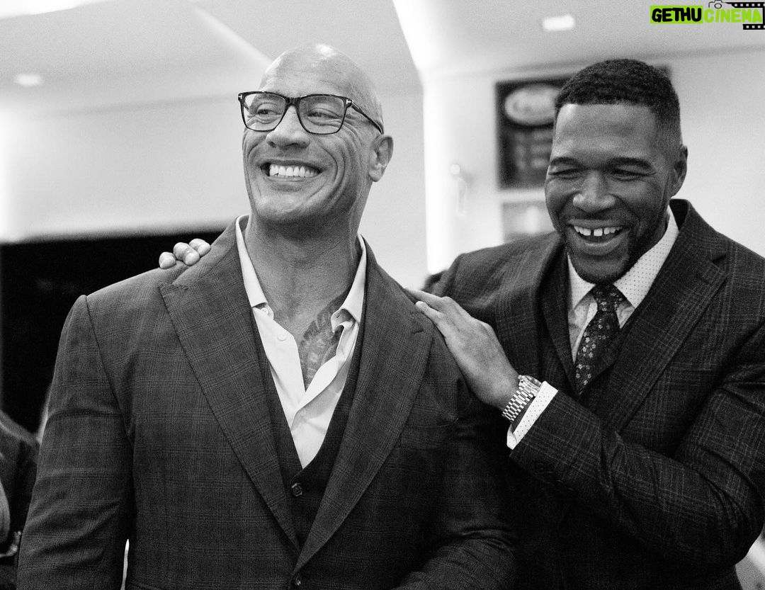 Dwayne Johnson Instagram – Very cool (and emotional) moment to share ...
