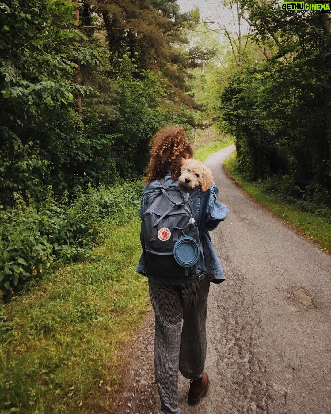 Ella-Rae Smith Instagram – my floppy, fluffy, four legged friend 🐾🌳💘 ...