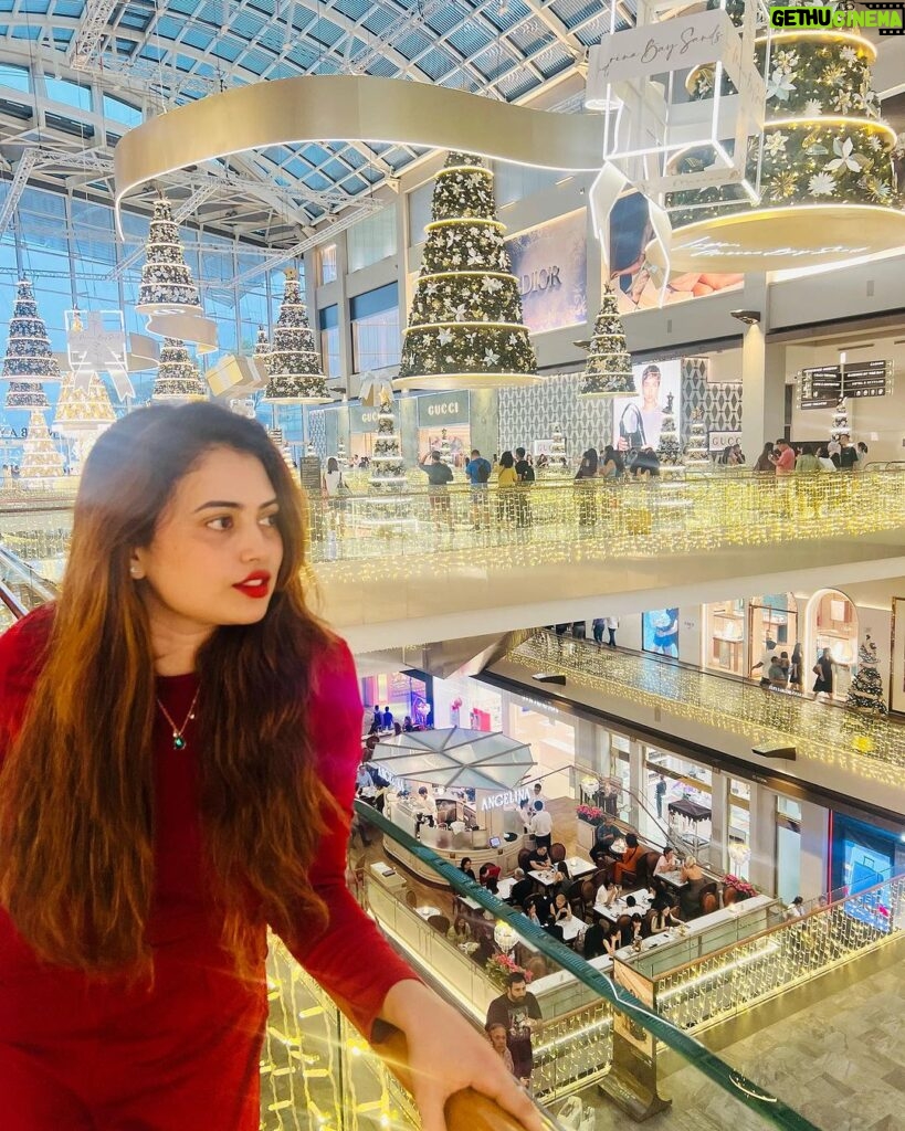 Actress Farina Azad HD Instagram Photos and Wallpapers December 2023 ...