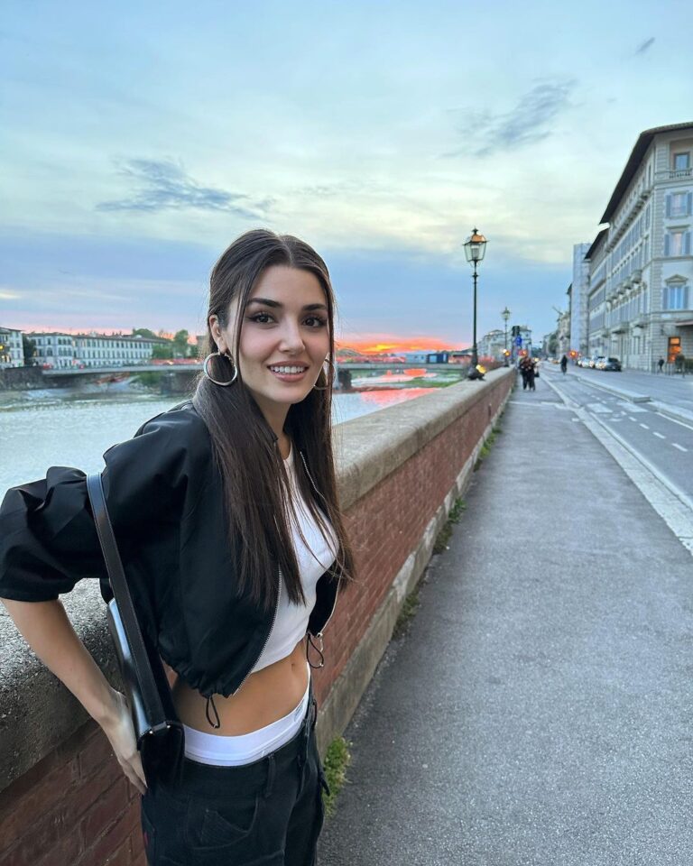 10 Times Hande Erçel’s Instagram Photos Went Viral