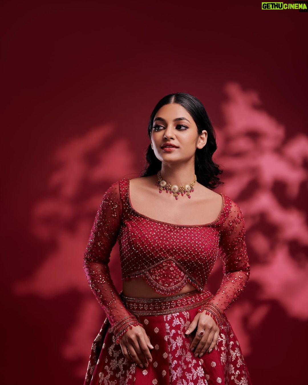 Actress Ivana HD Instagram Photos and Wallpapers April 2024 | Gethu Cinema