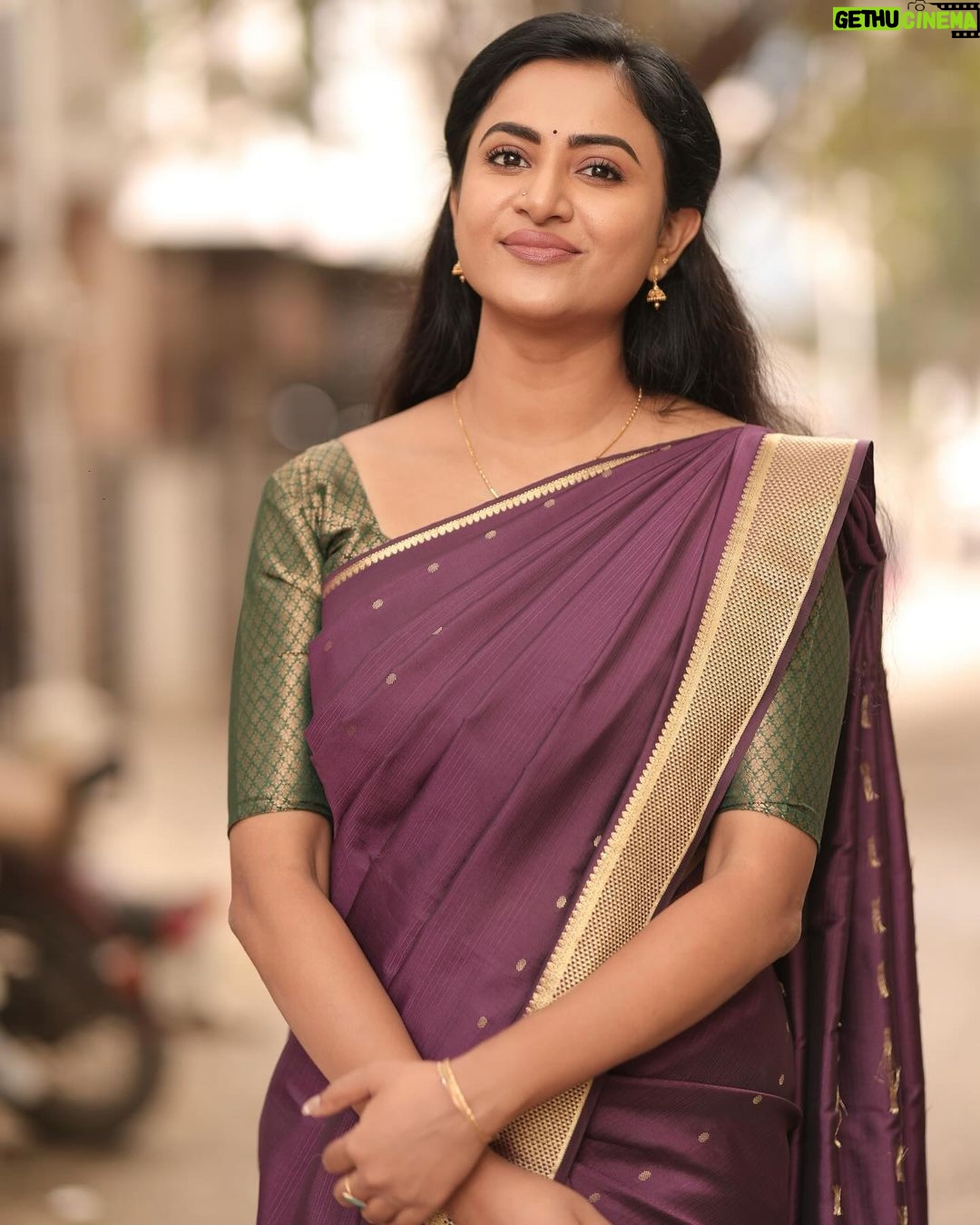 Actress Janani Ashok Kumar HD Instagram Photos and Wallpapers January ...