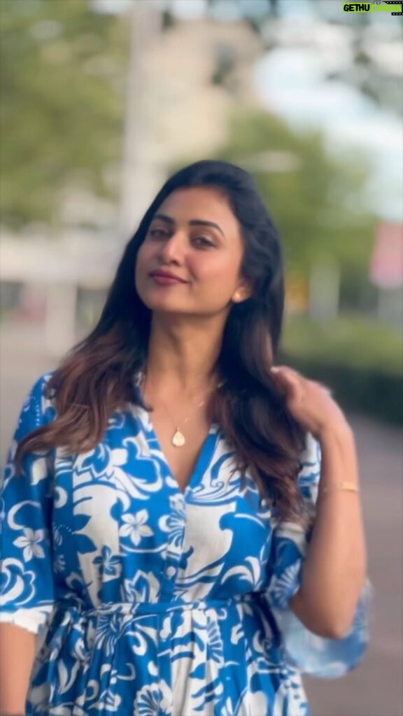 Actress Janani Ashok Kumar HD Instagram Photos and Wallpapers January ...