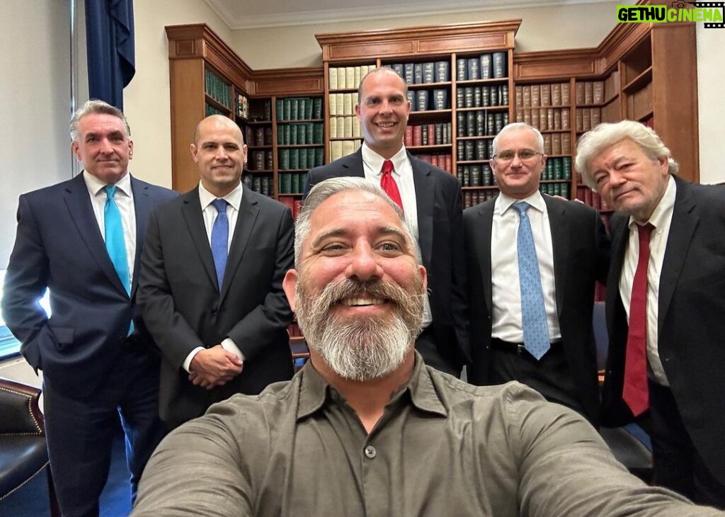 Actor Jeremy Kenyon Lockyer Corbell HD Instagram Photos and Wallpapers ...