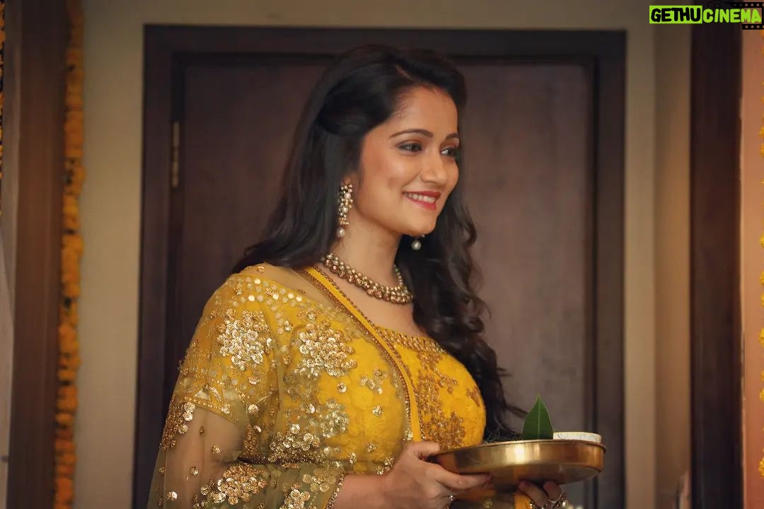 Jinal Belani Instagram – 🤍💛🧡🤎 | Gethu Cinema