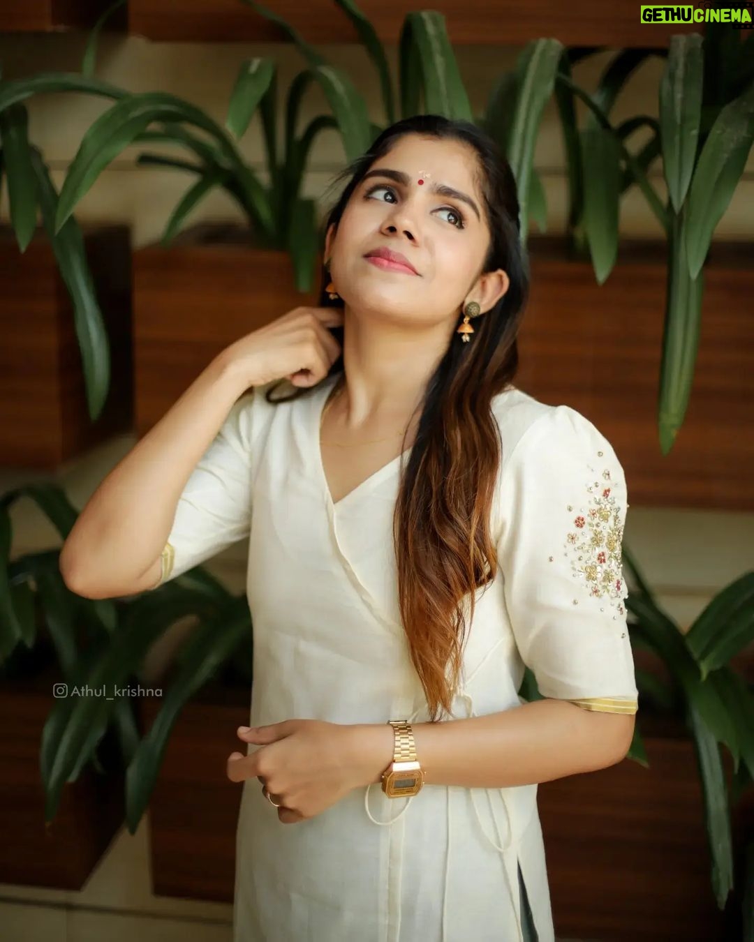 Jisma Jiji Instagram – 🌼ponnonam🌼 📸: @athul_krishna________ | Gethu Cinema