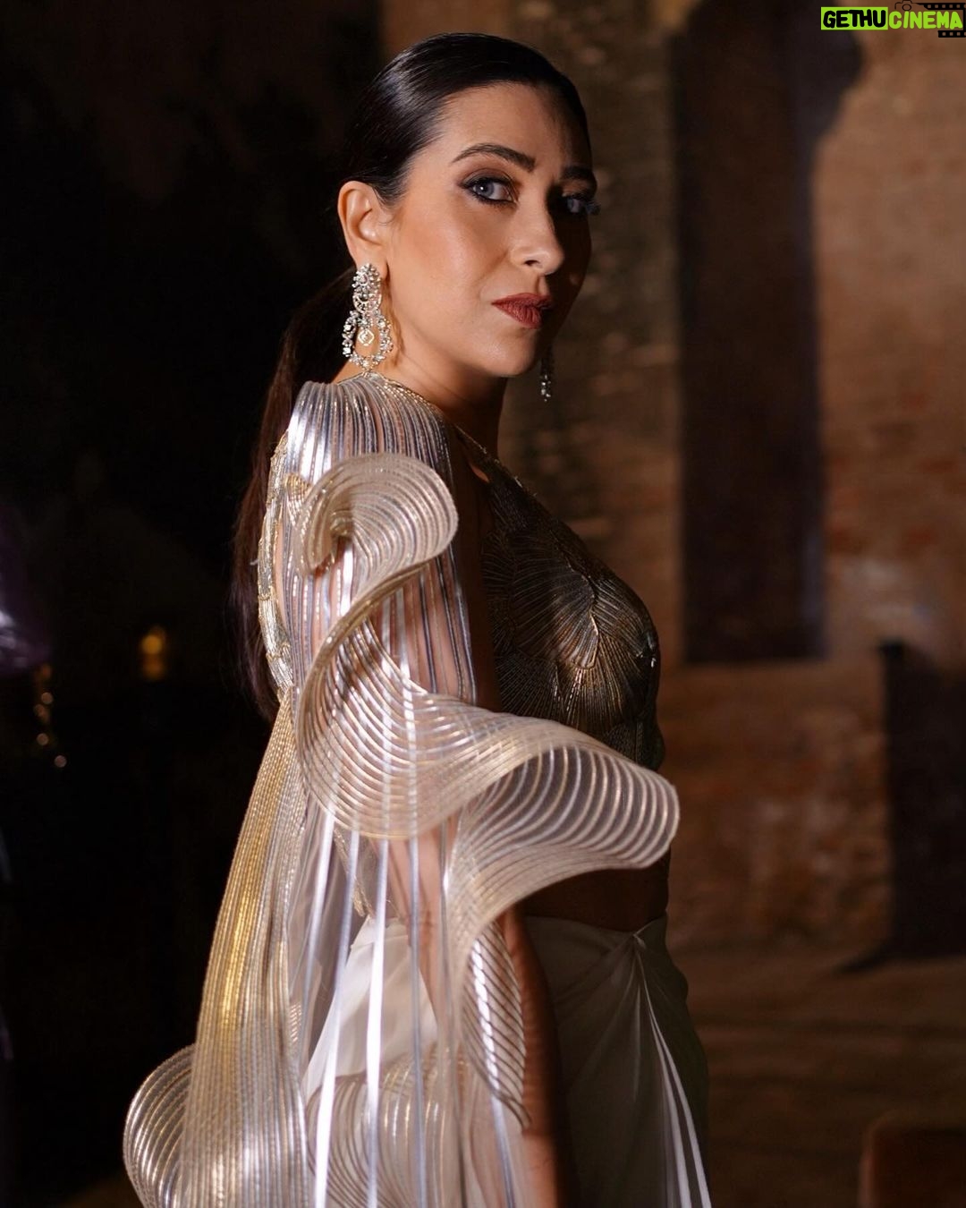 Actress Karisma Kapoor HD Instagram Photos and Wallpapers December 2023 ...
