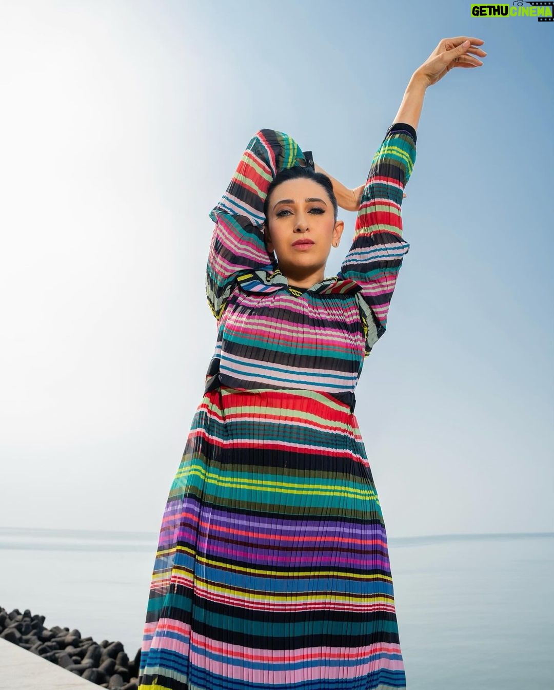 Actress Karisma Kapoor HD Instagram Photos and Wallpapers December 2023 ...