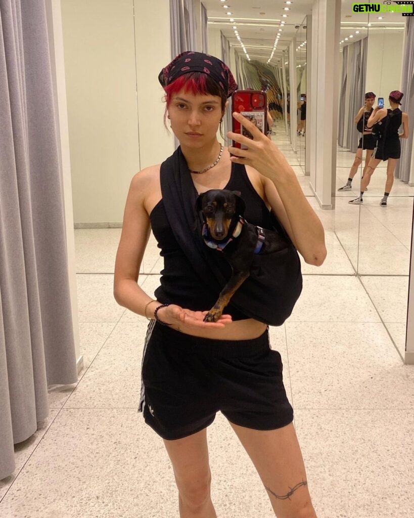 Actress Kate Vitamin HD Instagram Photos and Wallpapers December 2022 ...