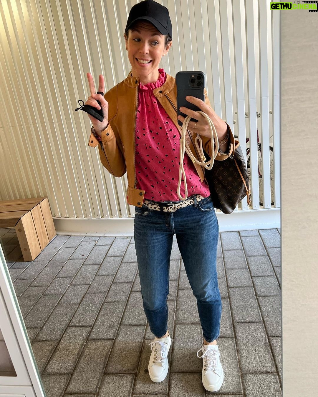 Lorie Pester Instagram – 🕊🐅 🌸 🚄 🌊 🎂 | Gethu Cinema