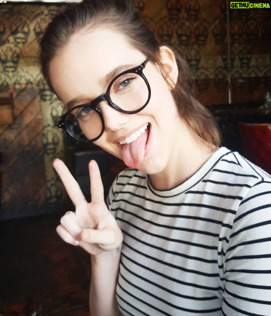 Actress Maemae Renfrow HD Instagram Photos and Wallpapers July 2017 ...