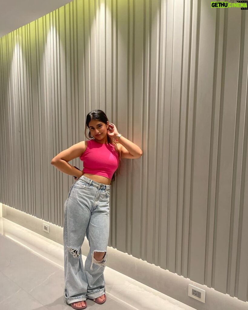 Actress Maninath Chakravarthy HD Instagram Photos and Wallpapers August ...