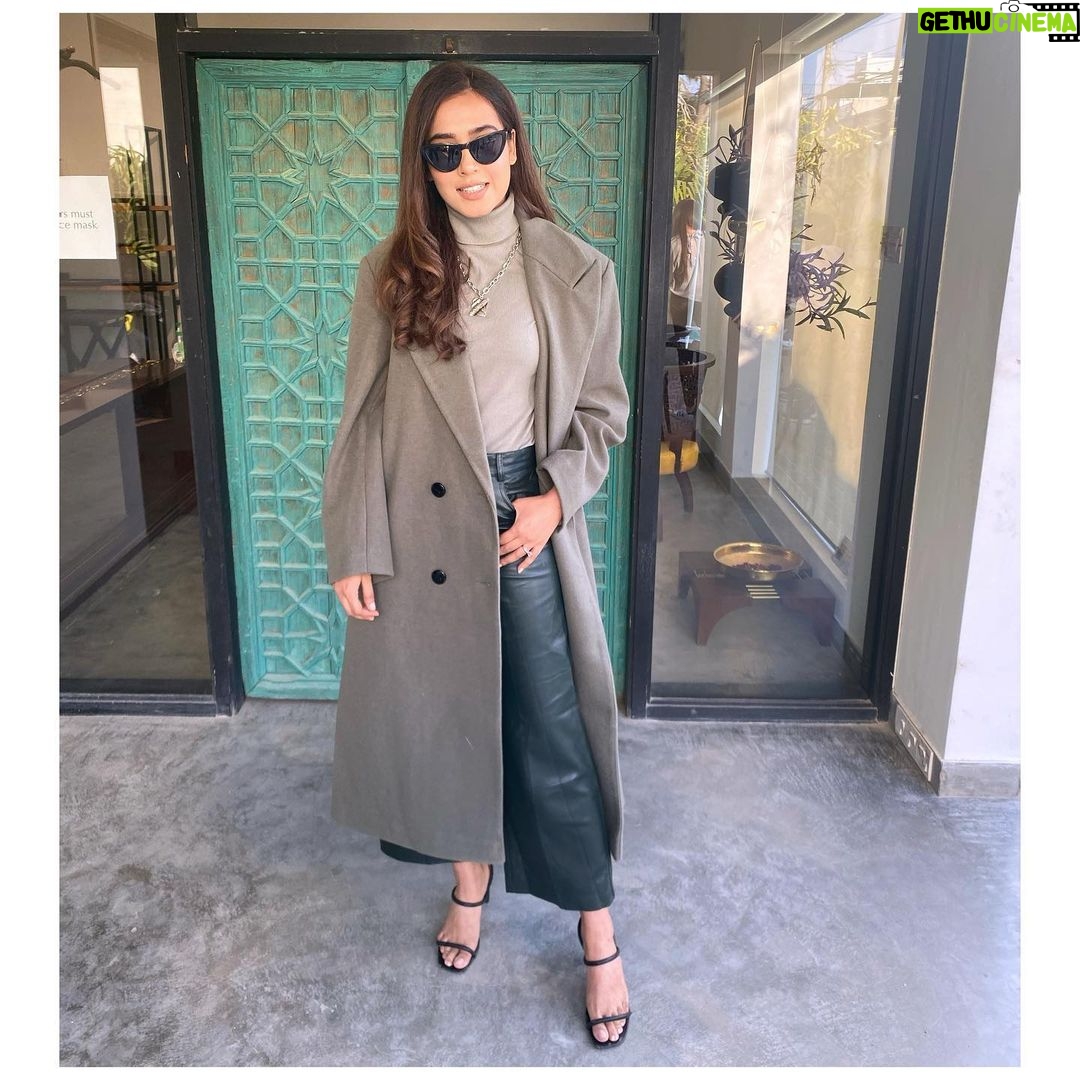 Mansha Pasha Instagram – It’s cold in Karachi (for us Karachiites ...