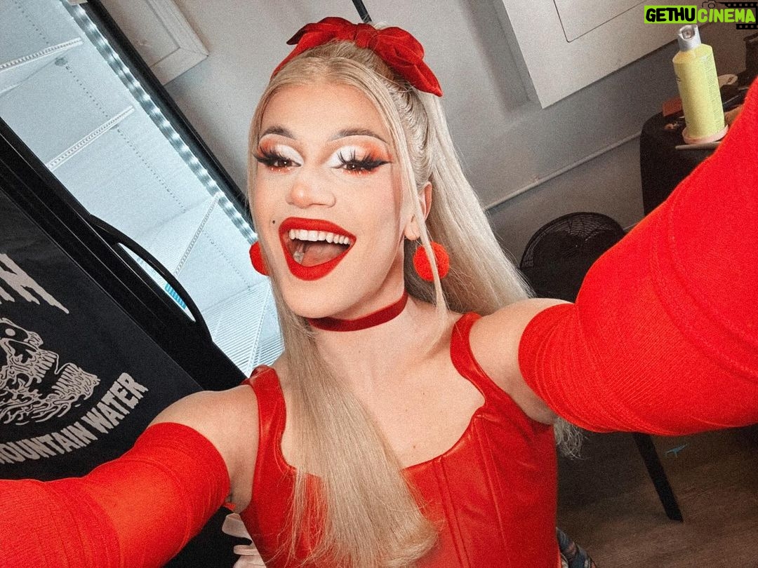 Marcia Marcia Marcia Instagram – Happy Holidays Drag Queen Christmas ...