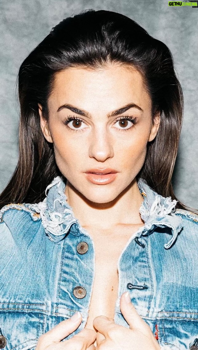 Natalie Negrotti Instagram – GRWM to take myself on a date tonight 🤍🫶 ...