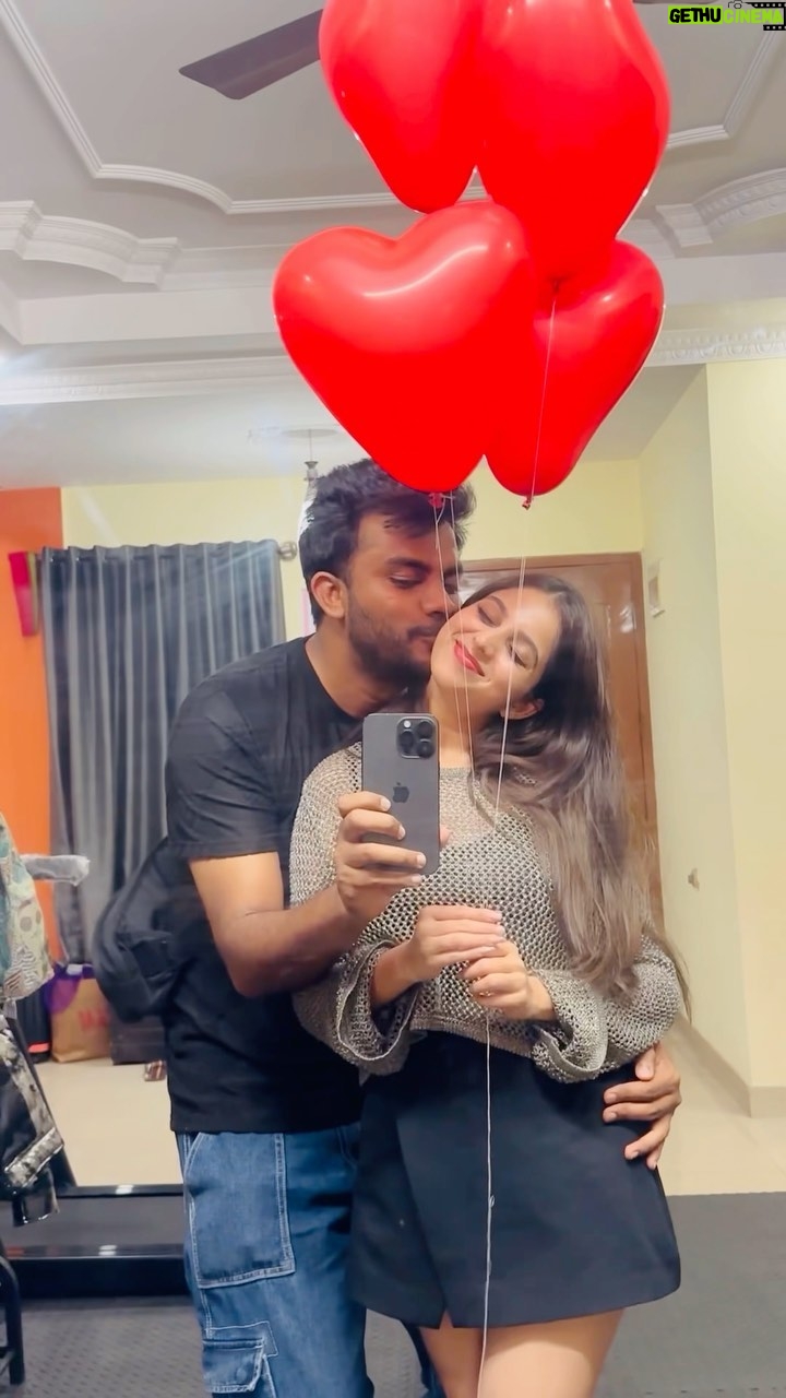 Niveditha Gowda Top 68 Instagram Photos and Posts | Gethu Cinema