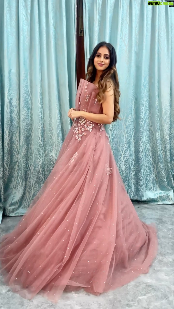 Niveditha Gowda Top 68 Instagram Photos and Posts | Gethu Cinema