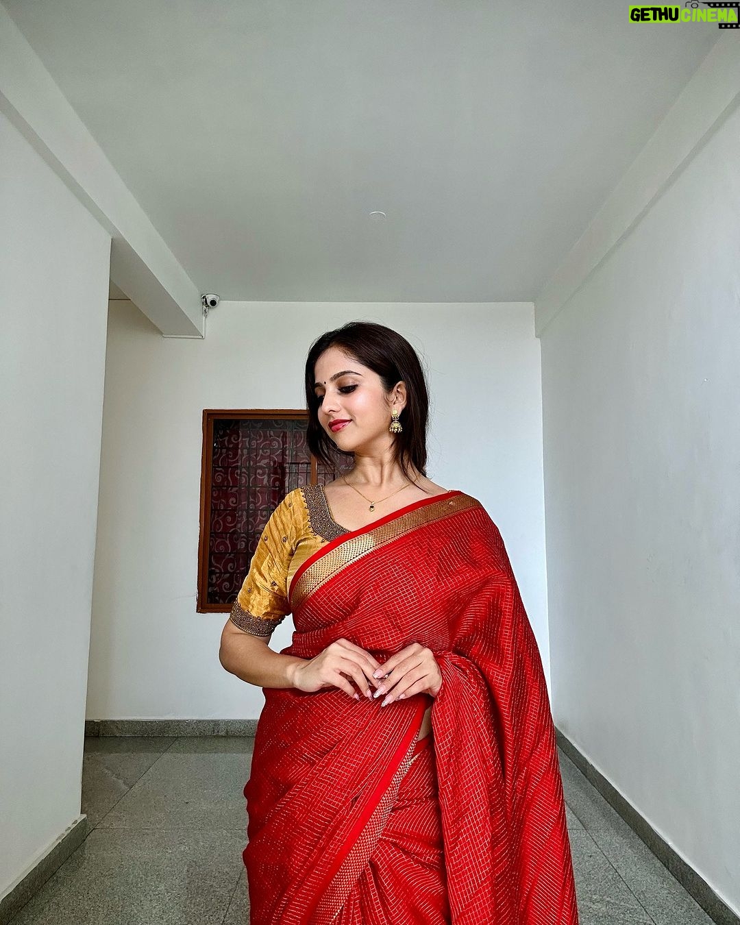 Actress Niveditha Gowda HD Instagram Photos and Wallpapers October 2023 | Gethu Cinema