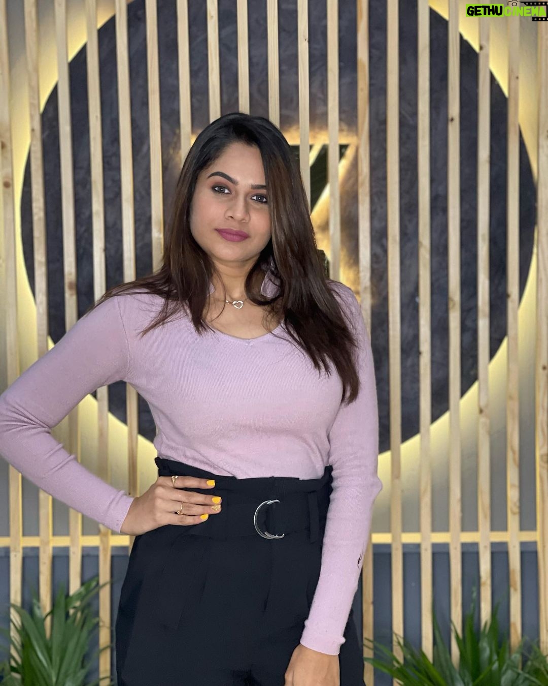 Actress Parveen HD Instagram Photos and Wallpapers December 2023 ...