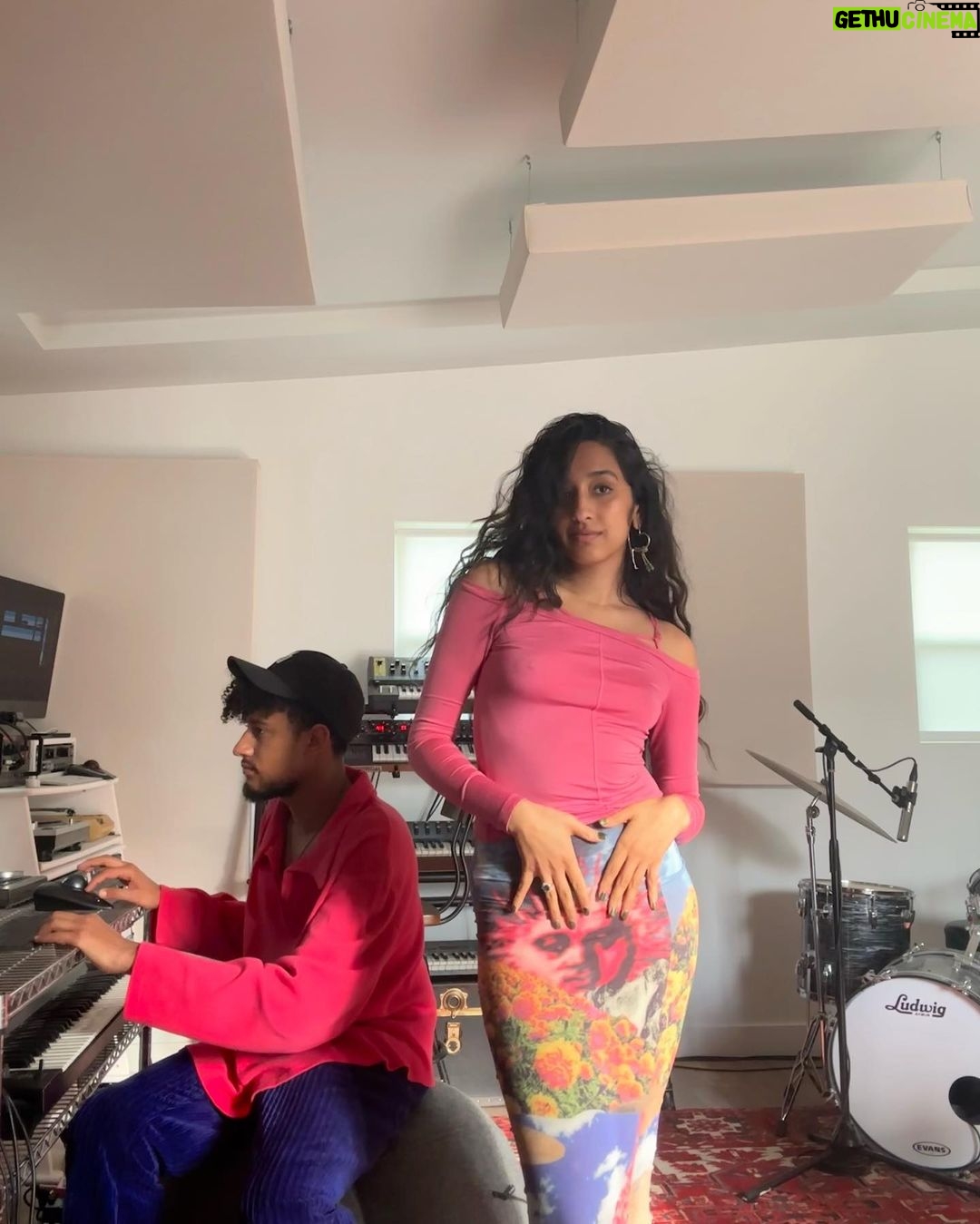 Singer Raveena Aurora HD Instagram Photos and Wallpapers May 2023 ...