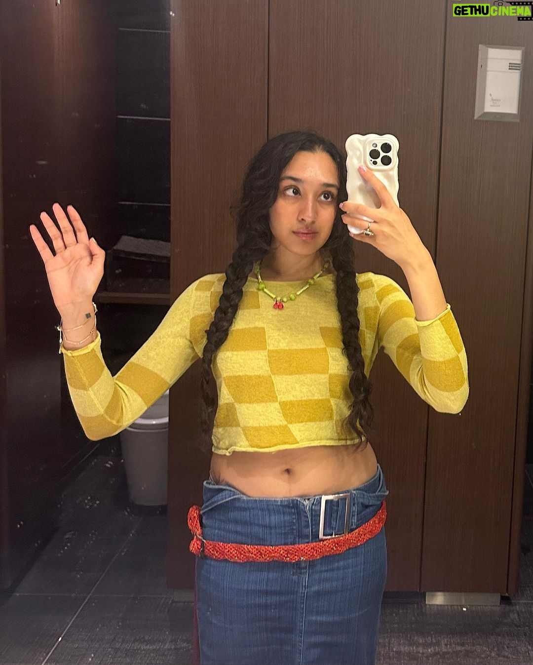 Singer Raveena Aurora HD Instagram Photos and Wallpapers December 2023 ...