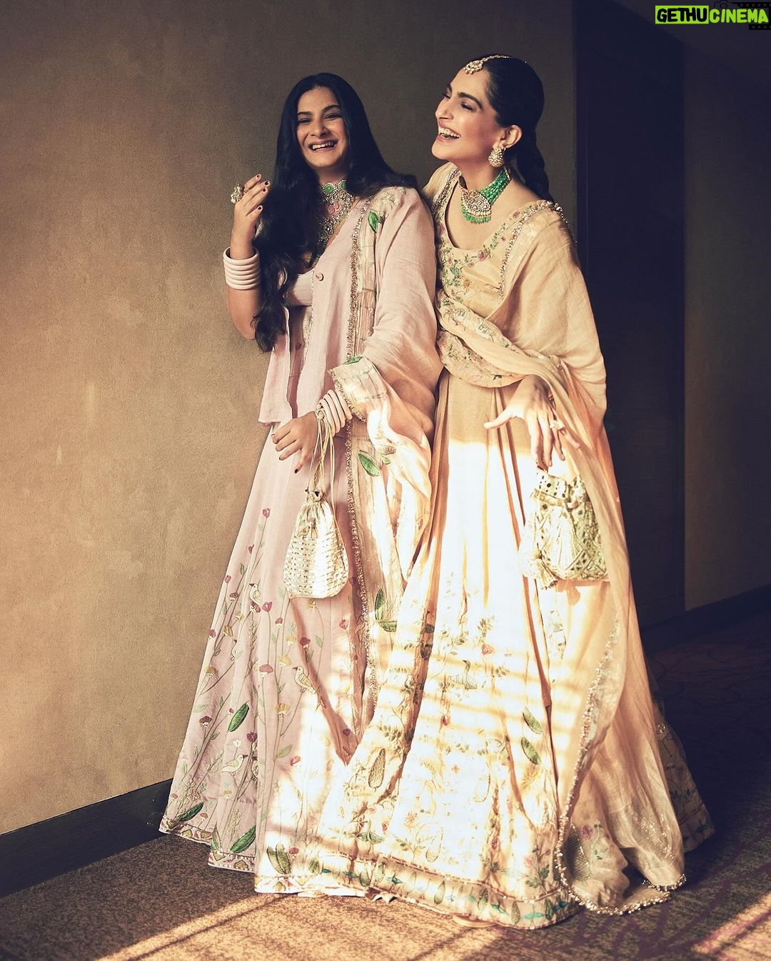 Producer Rhea Kapoor HD Instagram Photos and Wallpapers January 2024 ...