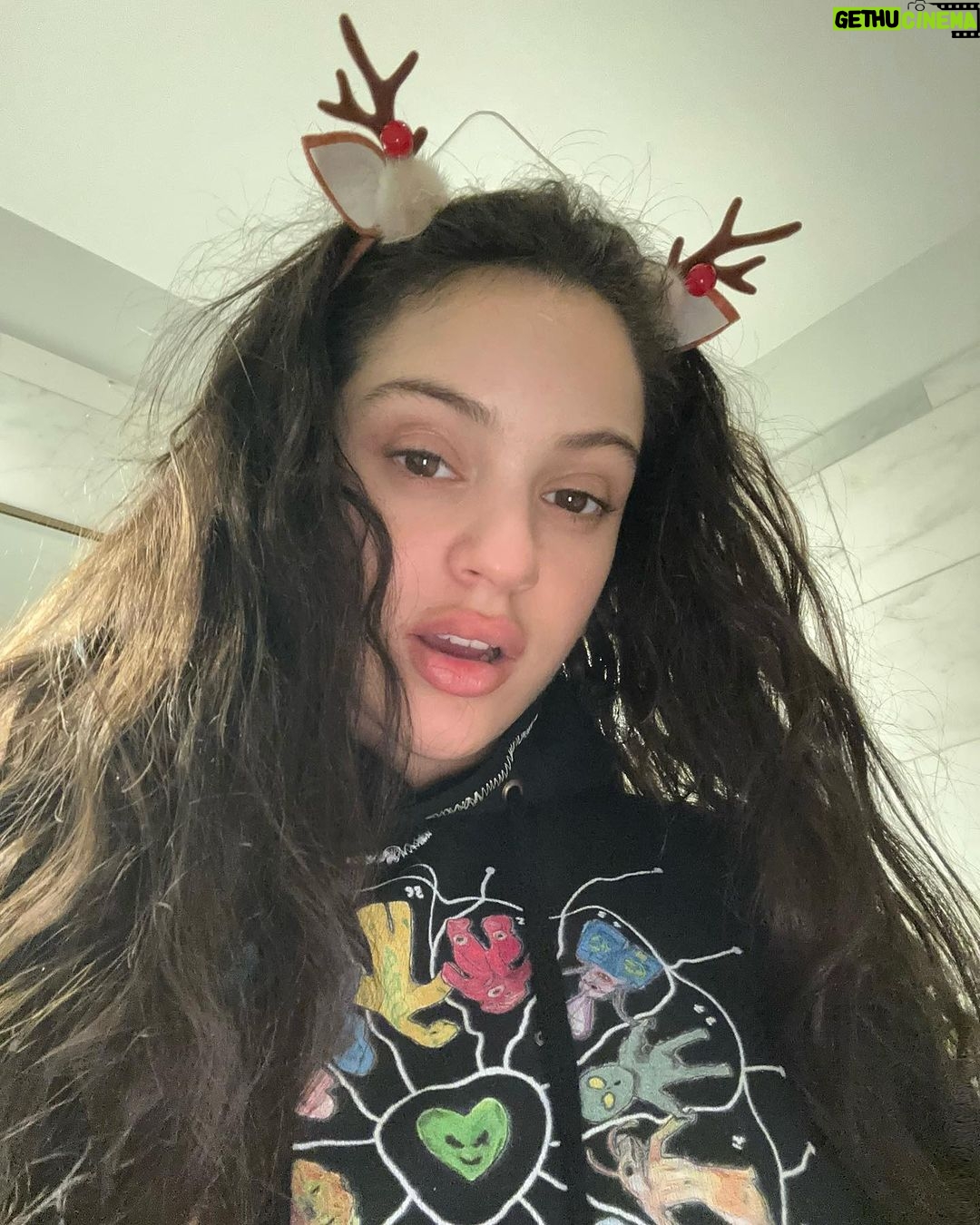 Rosalía Instagram – 🎄🧚‍♀️ ️🍫 ️💌🕊️⛸️🛷🎻🧸 ️ FELIZ NAVIDADDDDDDDDz | Gethu ...