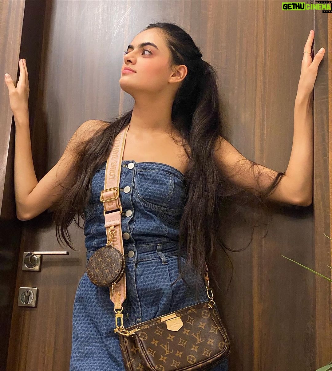 Ruhanika Dhawan Instagram – Heading out to celebrate 🍾 15 years of ...