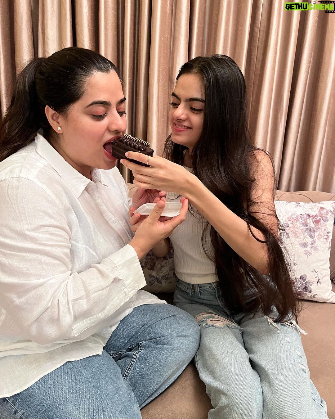 Actress Ruhanika Dhawan HD Instagram Photos and Wallpapers May 2023 ...