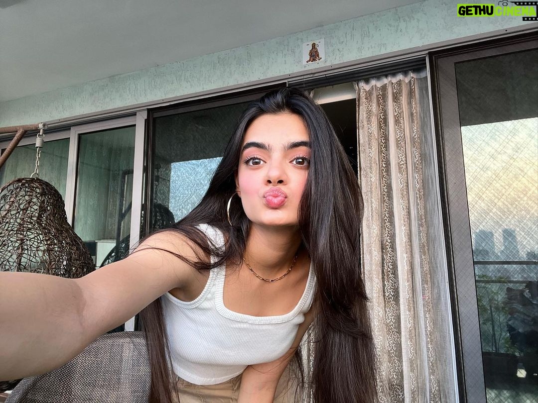 Ruhanika Dhawan Instagram – 🌻🌻 | Gethu Cinema