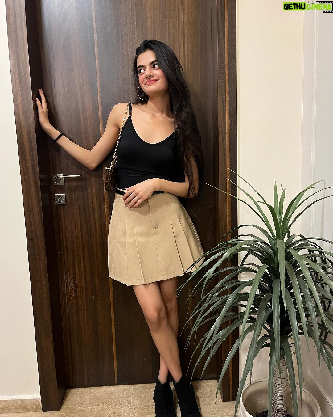 Actress Ruhanika Dhawan HD Instagram Photos and Wallpapers December ...