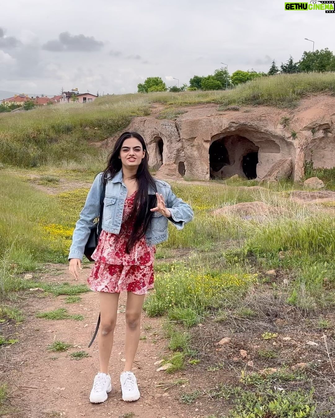 Actress Ruhanika Dhawan HD Instagram Photos and Wallpapers December ...