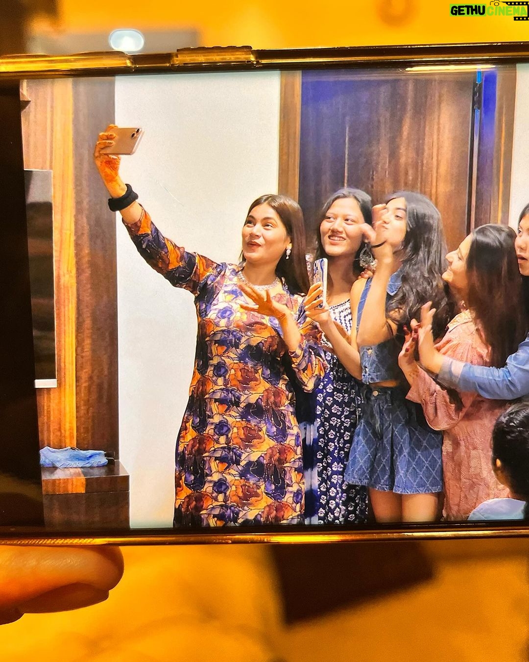 Actress Ruhanika Dhawan HD Instagram Photos and Wallpapers December ...