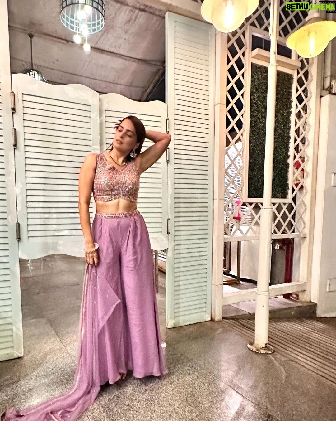 Actress Ruhi Chaturvedi HD Instagram Photos and Wallpapers January 2024 ...
