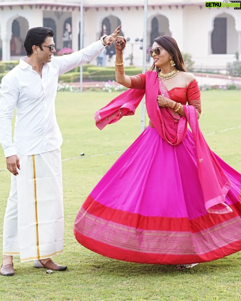 Actress Ruhi Chaturvedi HD Instagram Photos and Wallpapers January 2024 ...
