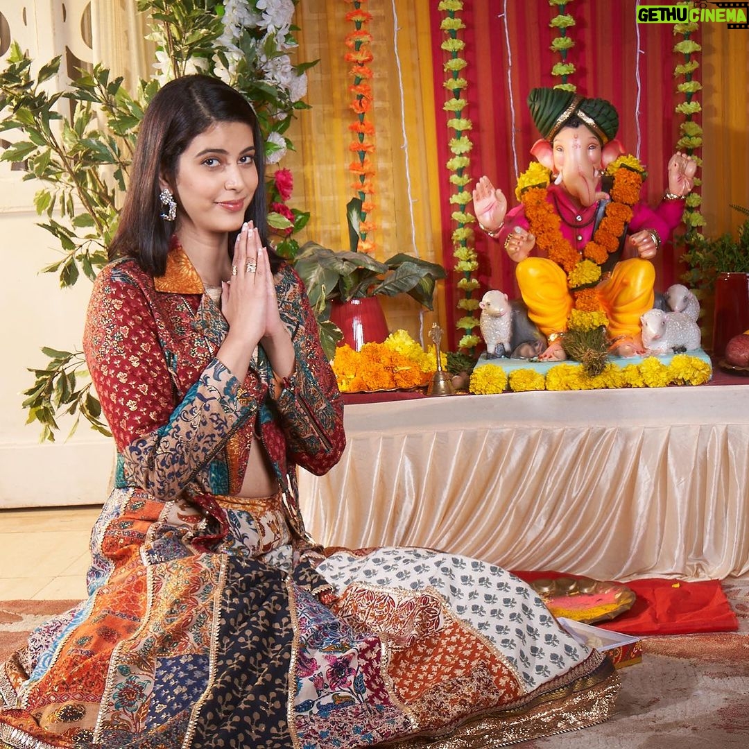 Saloni Khanna Instagram – Meet The Cast Of “The Elephant In The Room ...