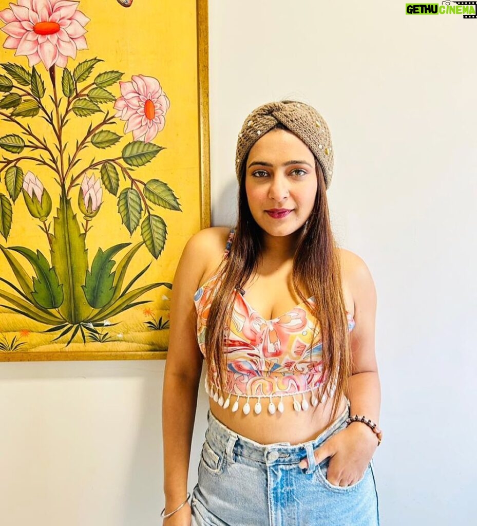 Actress Shiny Dixit HD Instagram Photos and Wallpapers December 2023 ...