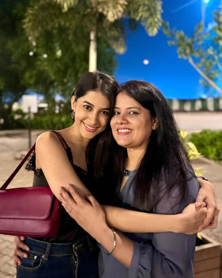 Simran Sharma Wiki, Biography, Age, Gallery, Spouse and more