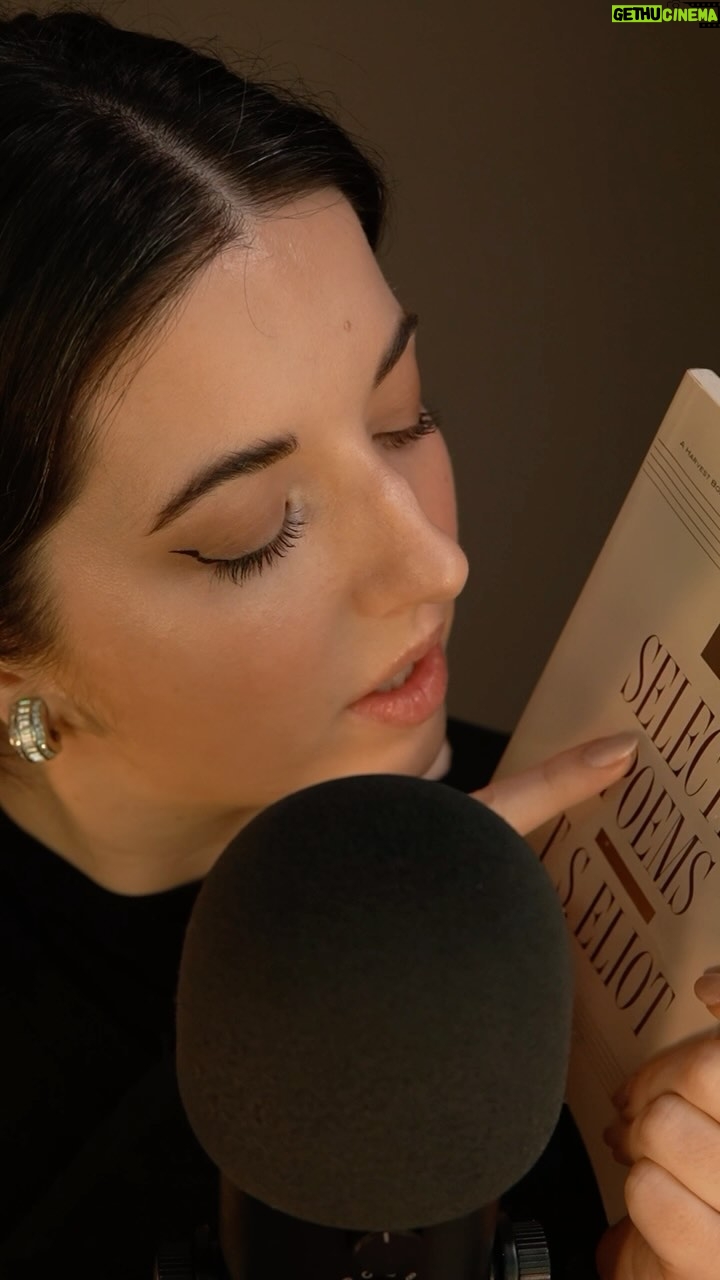 Actress Slight Sounds ASMR HD Instagram Photos and Wallpapers January ...