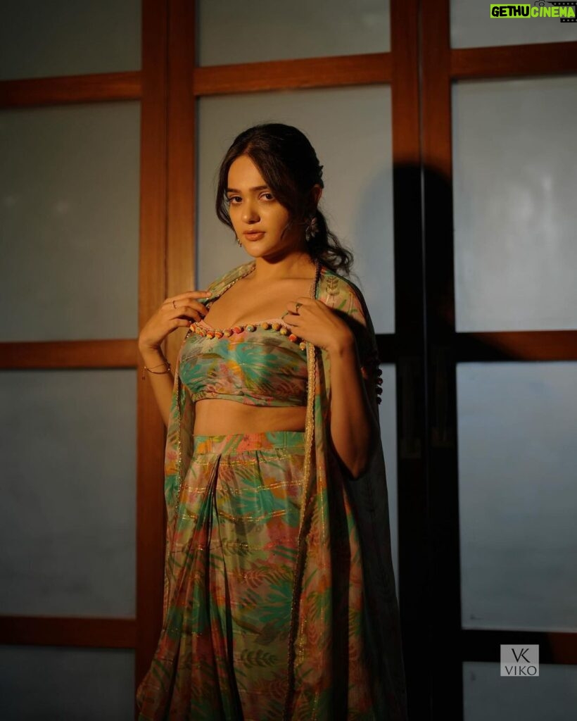 Actress Sri Satya HD Instagram Photos and Wallpapers December 2023 ...