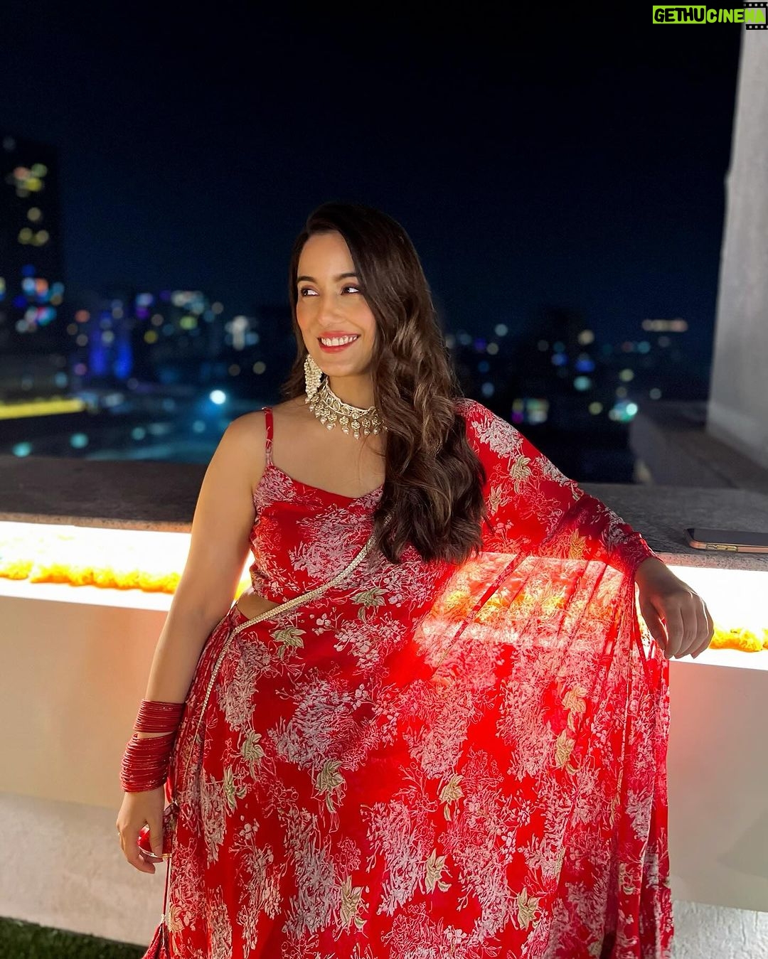 Srishty Rode Instagram – Happy Diwali 🪔 ️ | Gethu Cinema