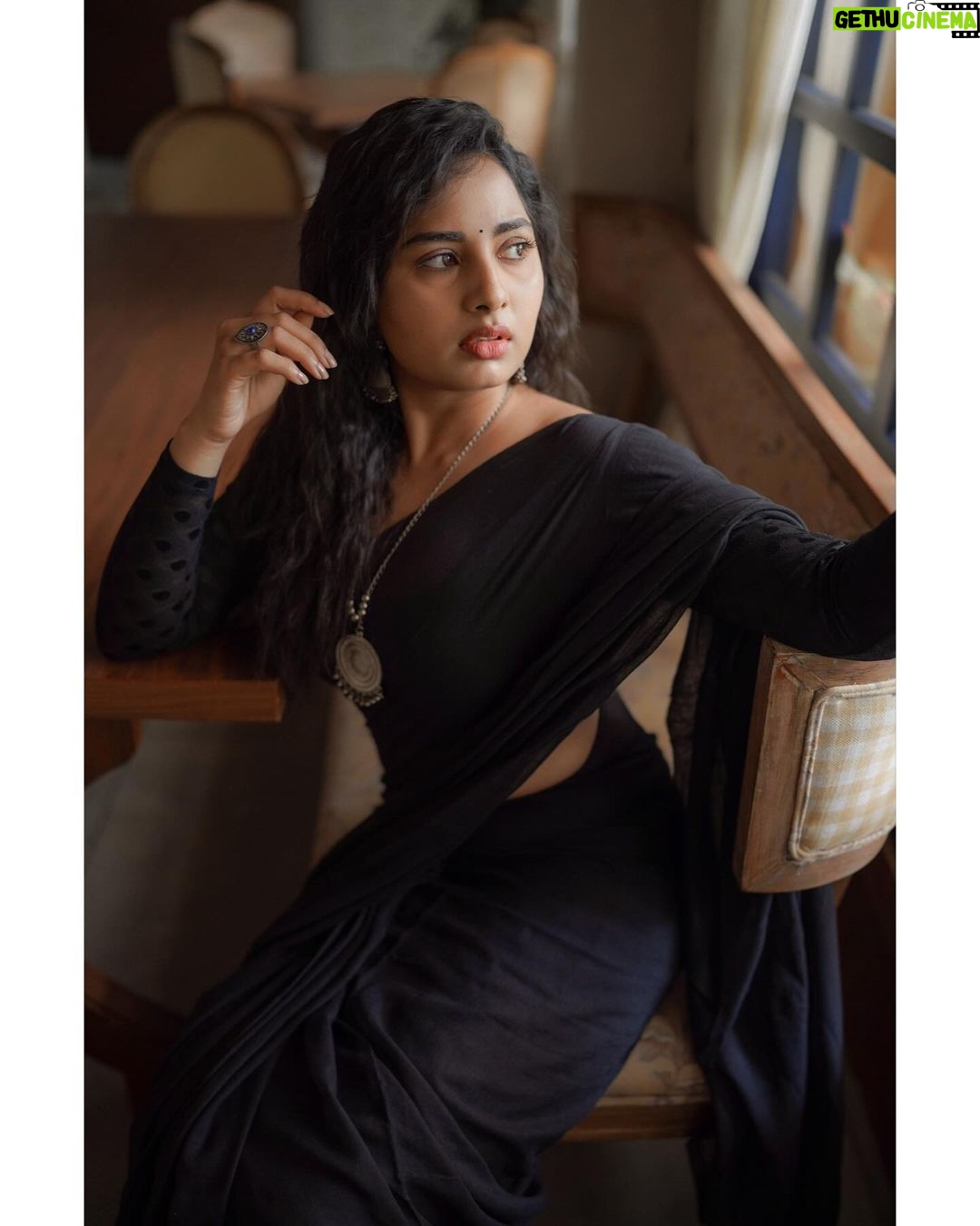 Actress Srushti Dange HD Instagram Photos and Wallpapers December 2023 ...