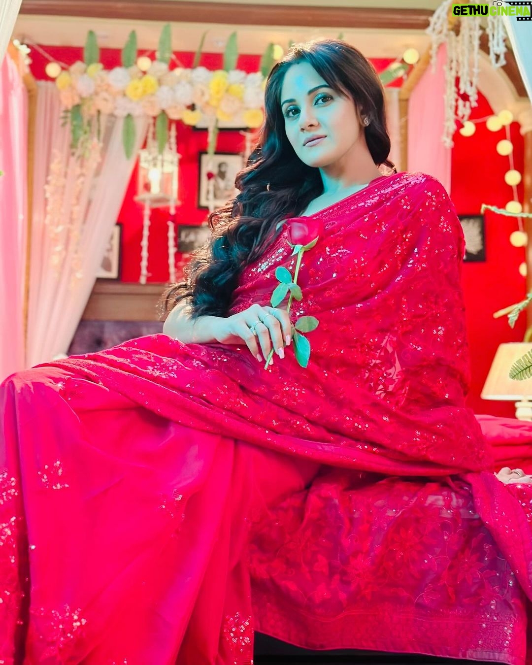 Trina Saha Instagram – 🌹 📸 @dipankar_babai #trinsi #lbak #instapic ...