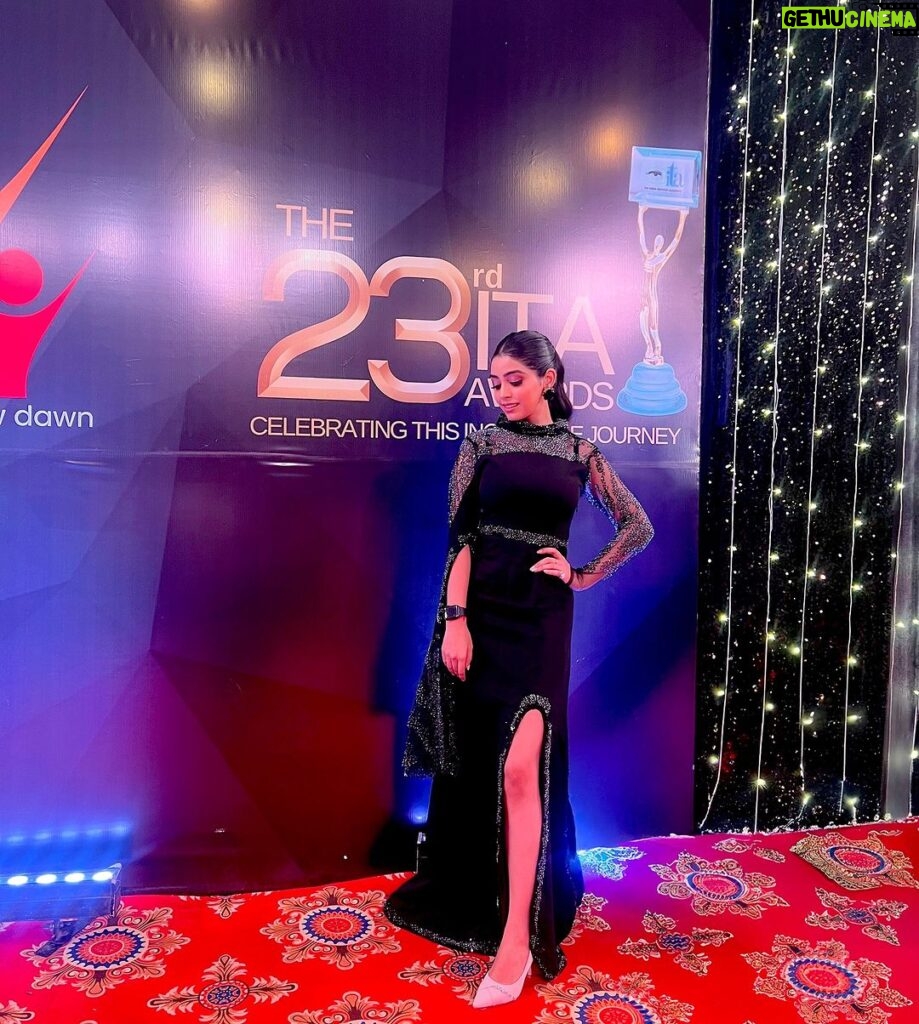 Actress Twinkle Arora HD Instagram Photos and Wallpapers December 2023 ...