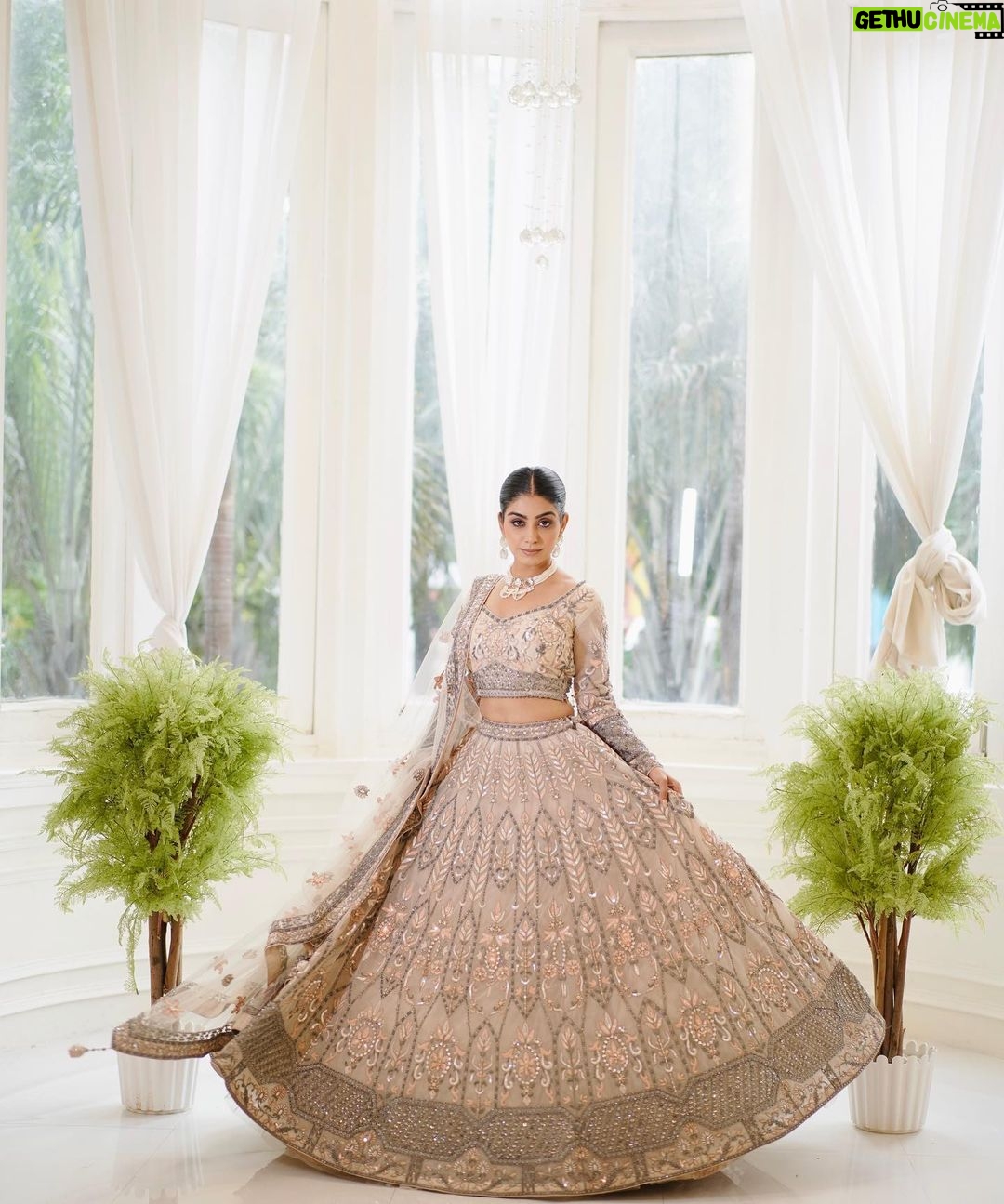 Actress Twinkle Arora HD Instagram Photos and Wallpapers August 2023 ...