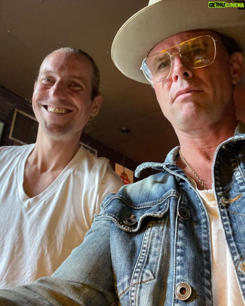 Actor Walton Goggins HD Instagram Photos and Wallpapers May 2022 ...