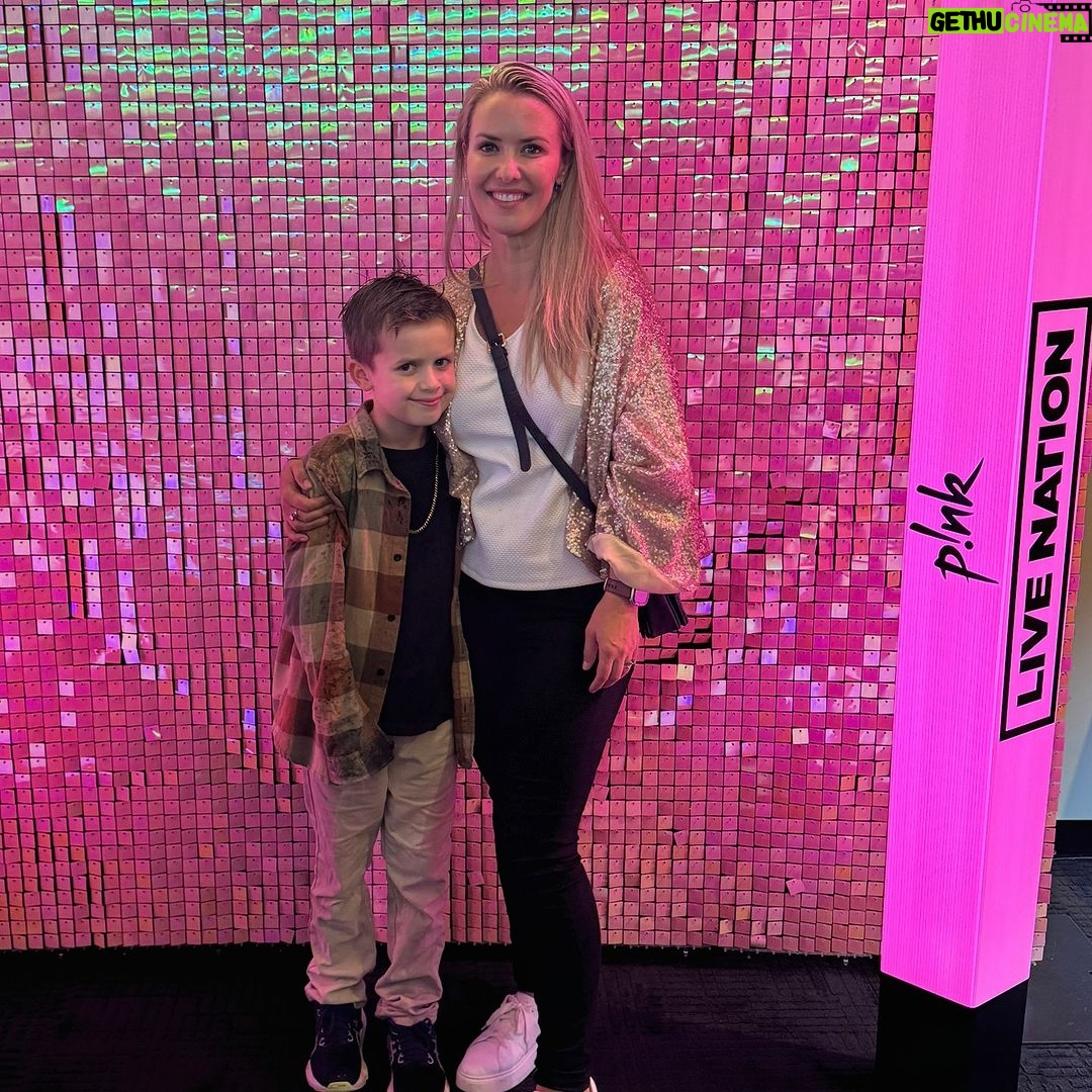 Abby Coleman Instagram – Jagger boys first ever concert 💓💓 @pink ...
