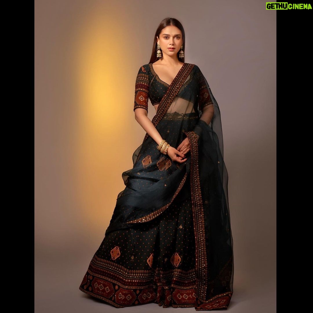 Aditi Rao Hydari Instagram – The little black dot! I never wanted to ...