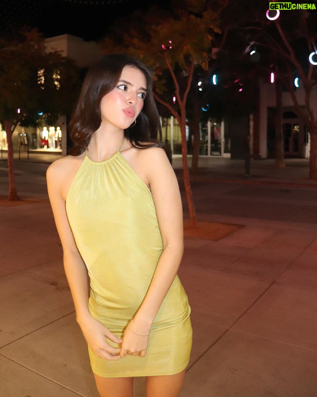 Actress Adriana Camposano HD Instagram Photos and Wallpapers February ...