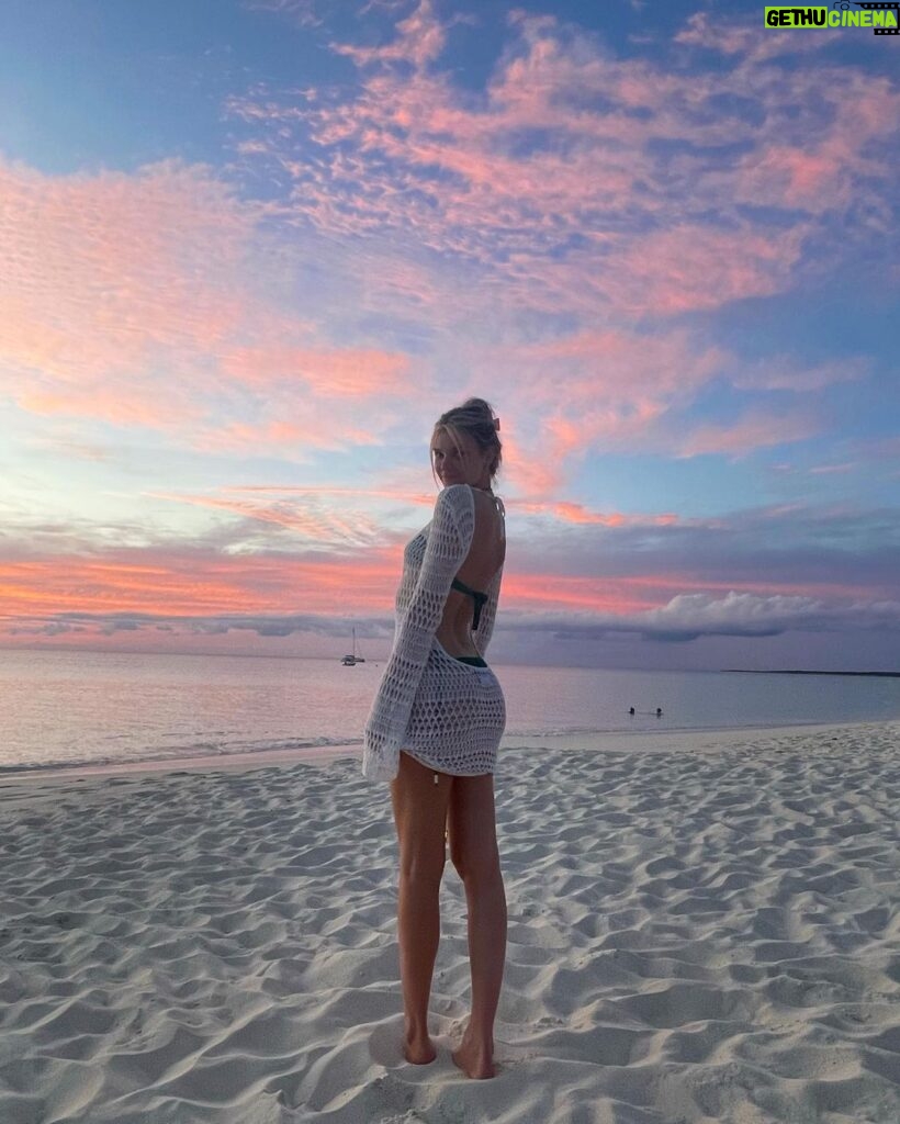 Actress Alissa Violet HD Instagram Photos and Wallpapers June 2023 ...